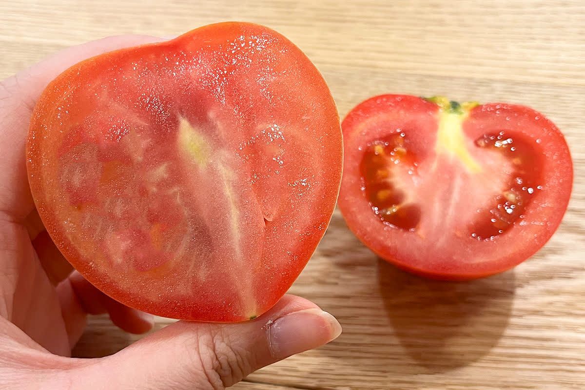 Art of Cutting Tomatoes Like a Pro: So Simple and Easy
