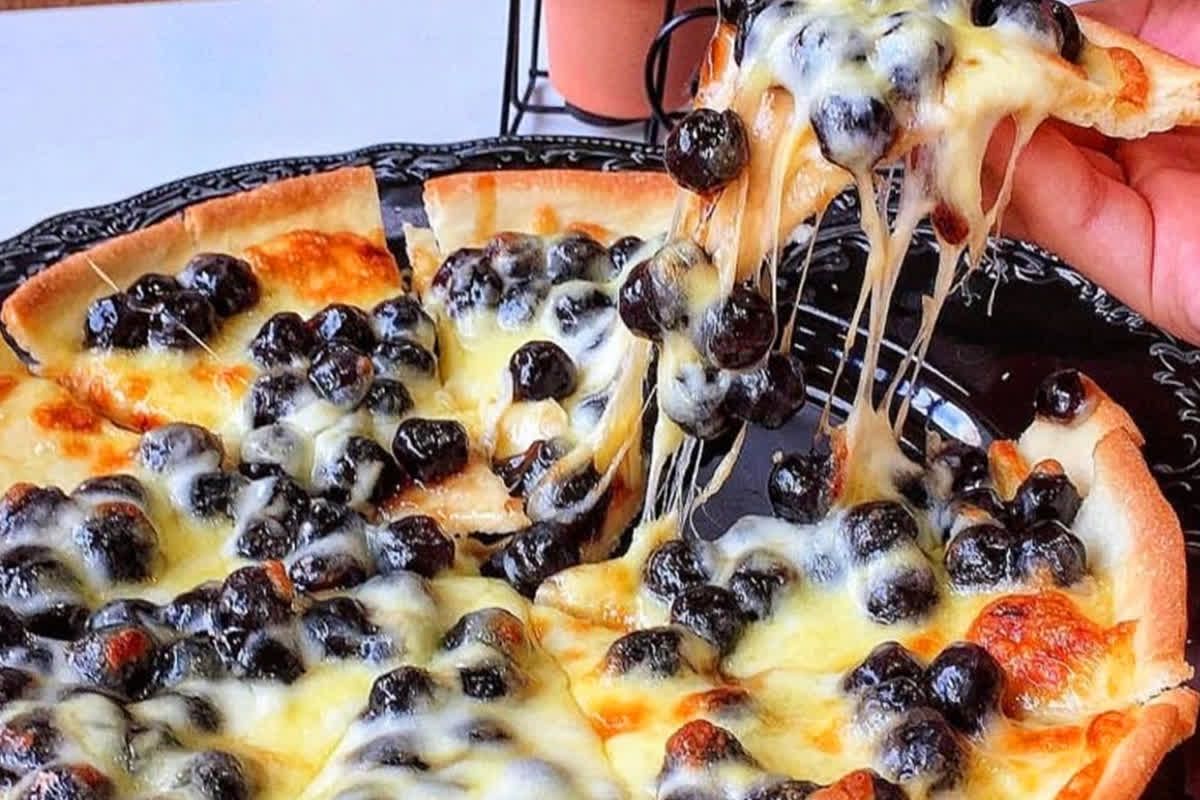 Most Disgusting Pizza Toppings that People Are Freaking Out About: From ...