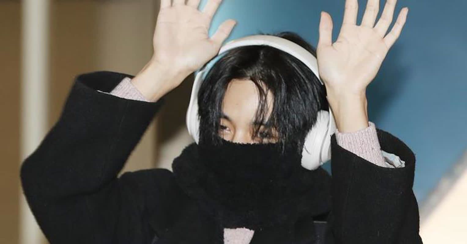 BTS' V Updates Fans On His Weight