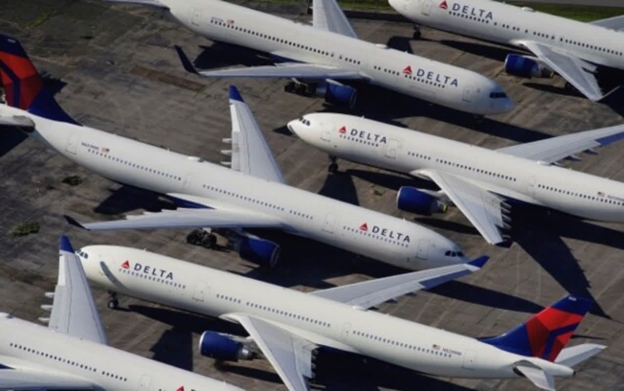 Delta Plane Drops Emergency Slide, Returns to JFK