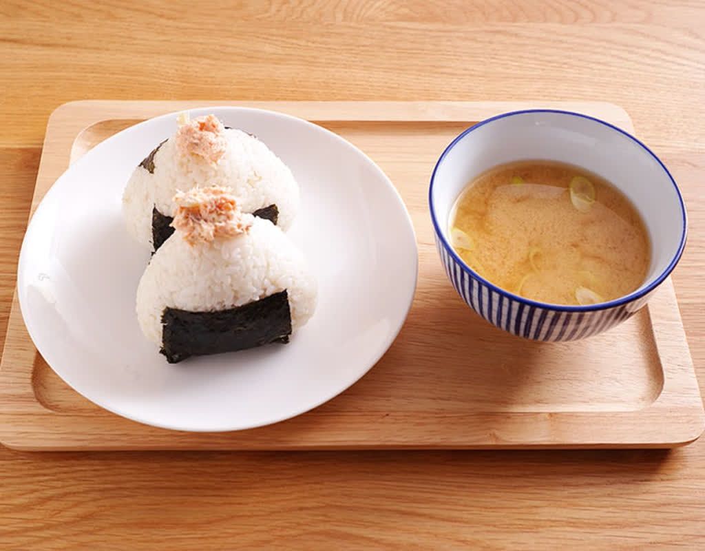 Craving Rice Balls? Try this Easy Tuna Mayo Rice Ball Recipe