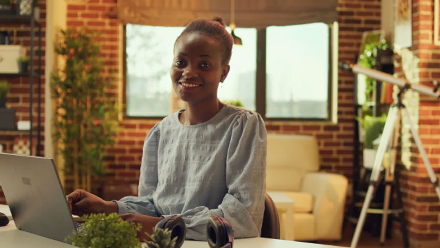 Online Shopping Addiction? More Americans Buying During Work