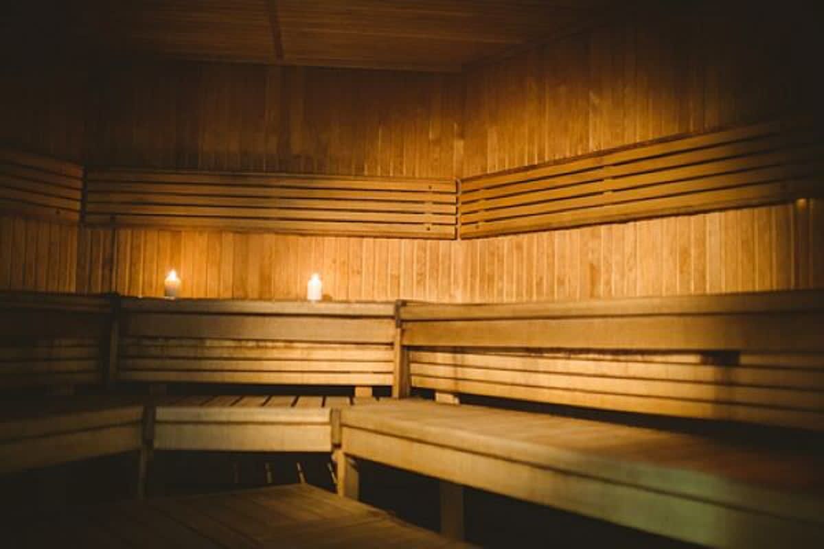 How Regular Sauna Use Can Help Control Menopause Weight Gain