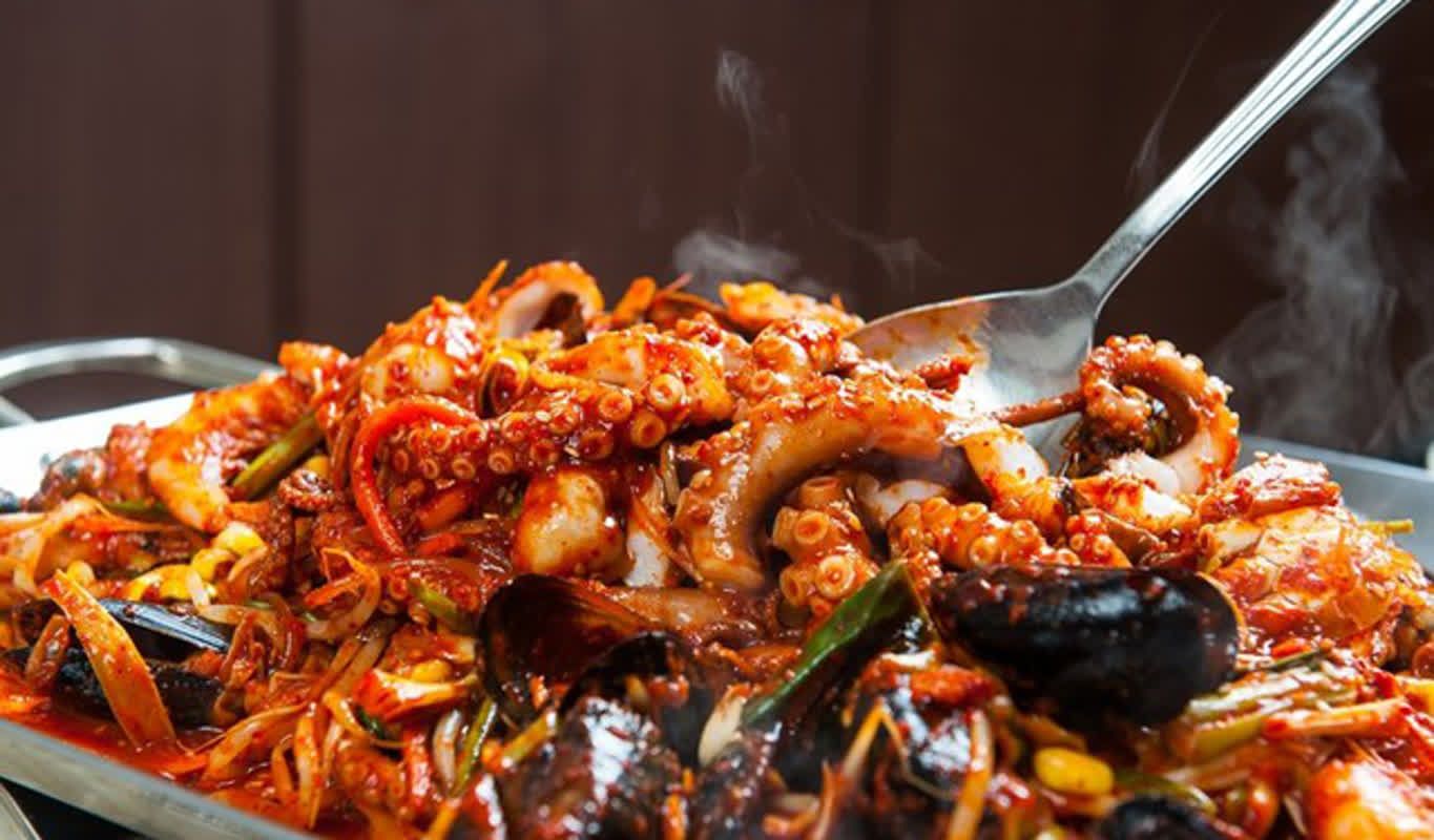 10 Spicy Secret: How Eating Hot Foods Can Boost Your Mood (But Watch Out!)