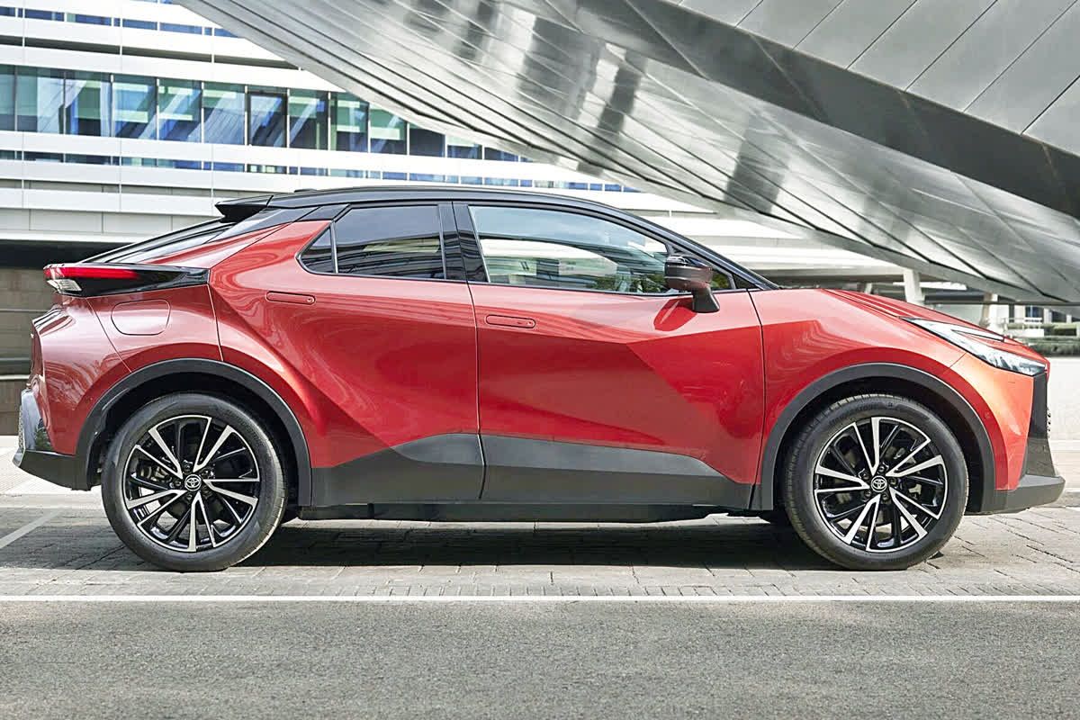 Toyota Elevates 2025 C-HR with Sporty Design and Cutting-Edge Hybrid System
