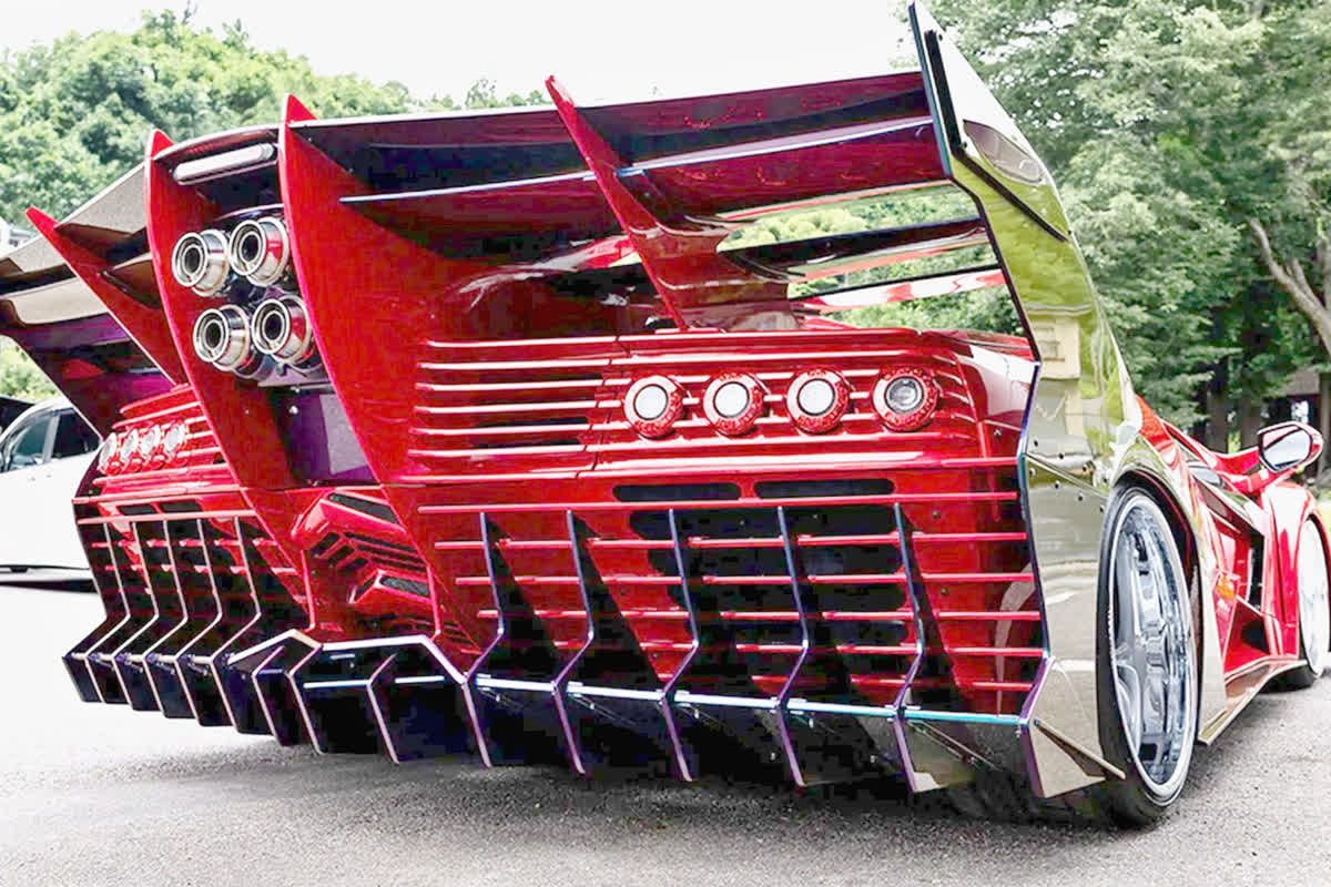 Lamborghini Diablo Transformed into ‘The Beast’ by Japanese Tuning Experts