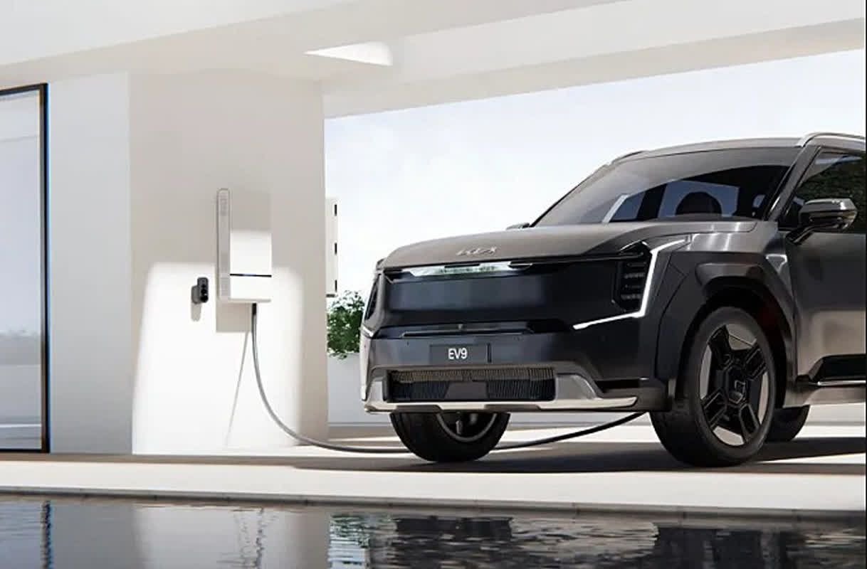 Kia EV9 Set to Offer Power Backup with Wallbox Quasar 2 for Home Charging